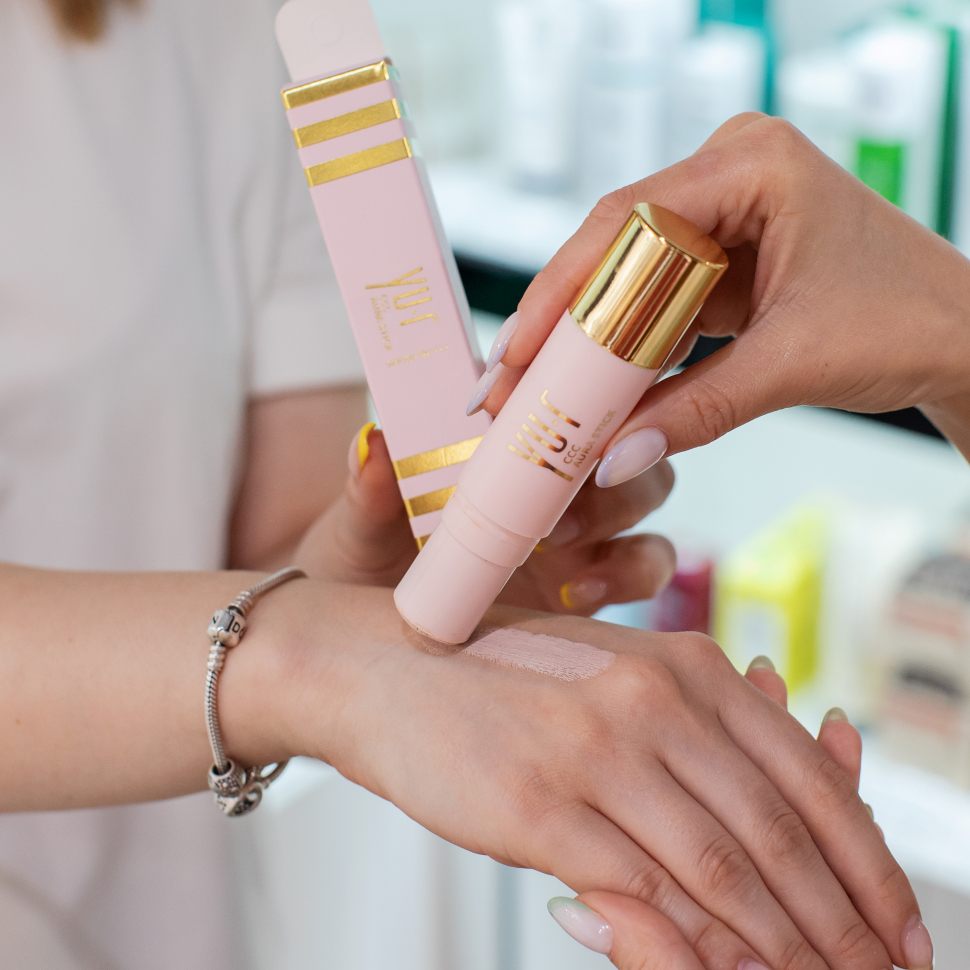 Тональный стик Yu-r ССС Aura Stick - купить в Москве, цены в интернет ...